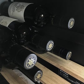 Consejos para organizar su bodega y apilar sus botellas